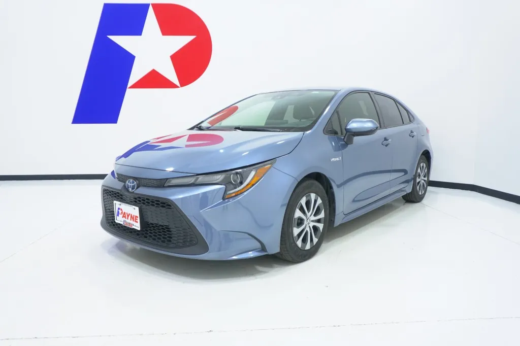 2021 corolla hybrid le store